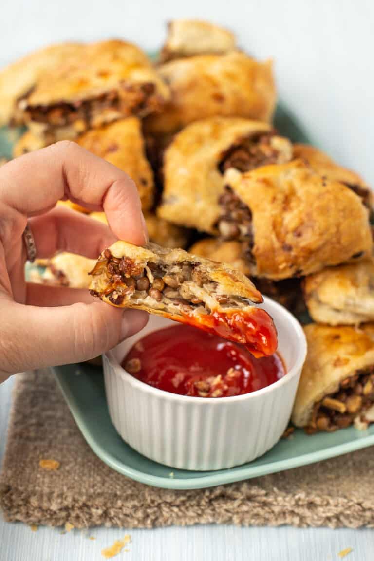 Vegetarian Lentil Sausage Rolls - Easy Cheesy Vegetarian