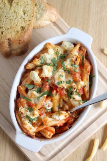 Cheesy roasted red pepper pasta - Easy Cheesy Vegetarian
