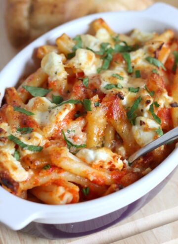 Cheesy roasted red pepper pasta - Easy Cheesy Vegetarian