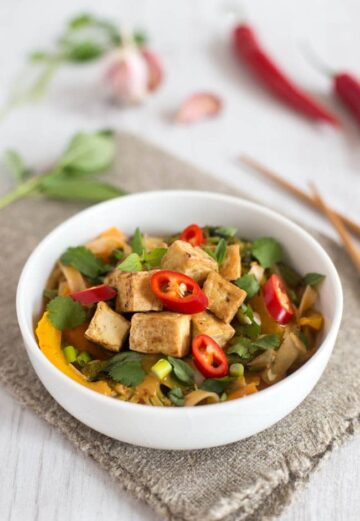 Spicy Veggie Laksa with Crispy Tofu - Easy Cheesy Vegetarian