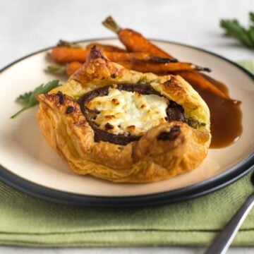 Easy mushroom and goat's cheese wellingtons with parsley pesto - Easy ...