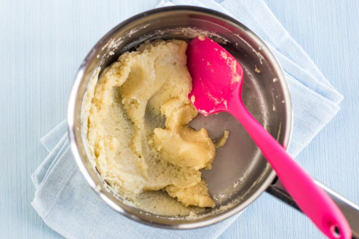 How to Make a Simple White Sauce (Béchamel Sauce)