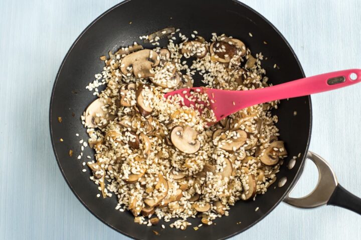 How to Make an Easy Risotto (in any flavour!) - Easy Cheesy Vegetarian