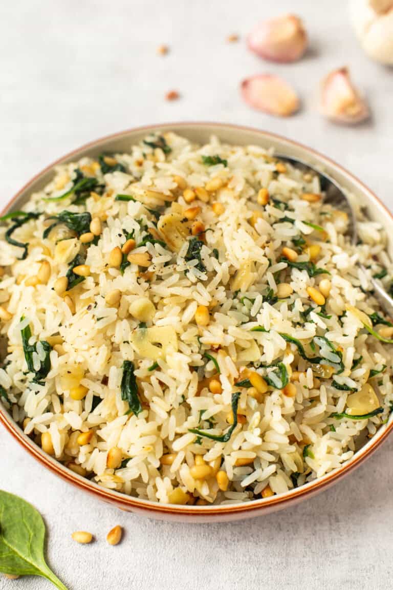 Easy Spinach and Garlic Rice - Easy Cheesy Vegetarian